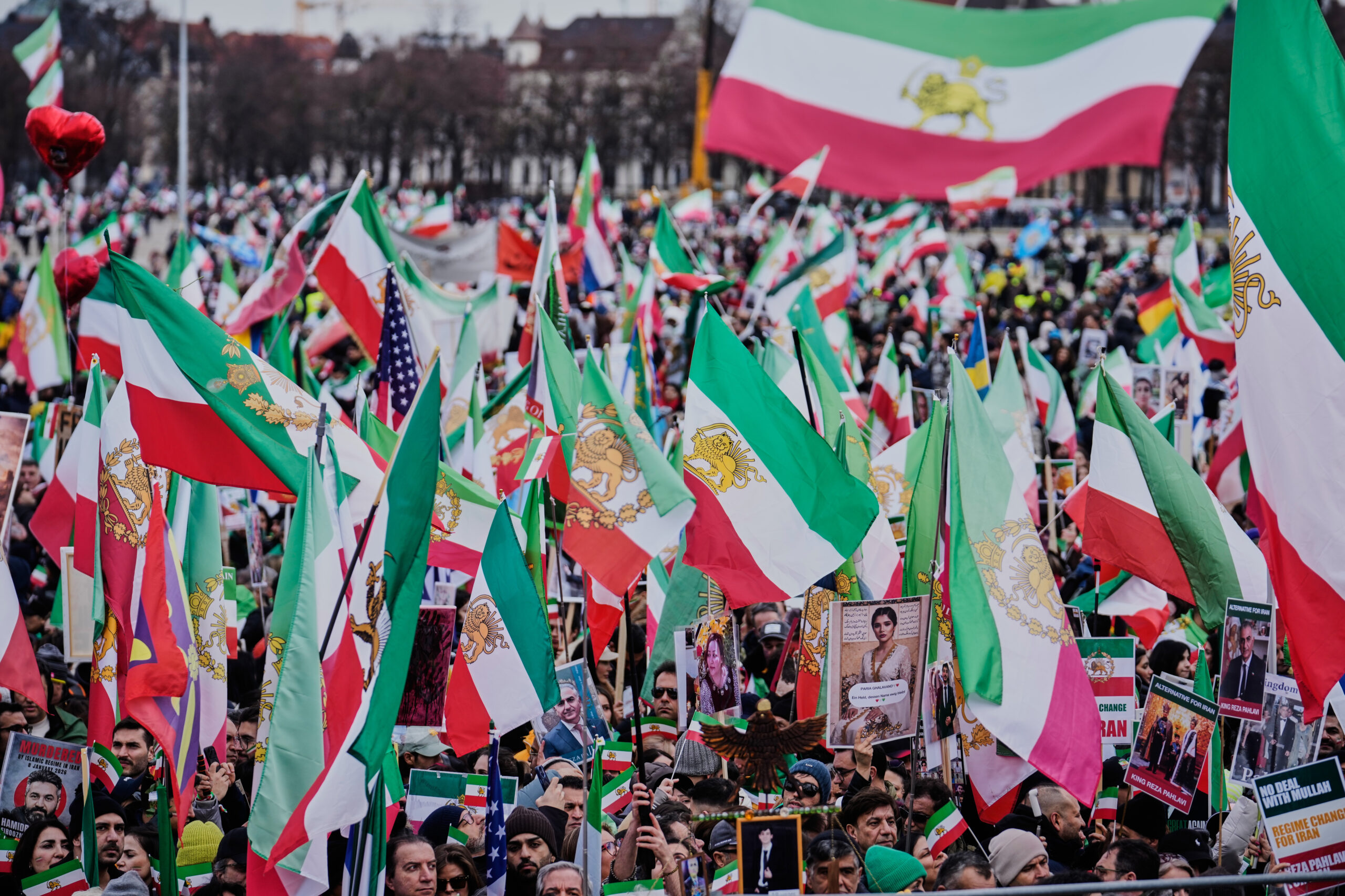 Crown prince urges the world to stand with the people of Iran as ...